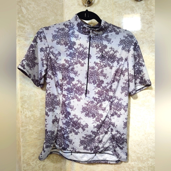 shebeest | Tops | Short Sleeve Bike Riding Jersey With Back Pockets ...